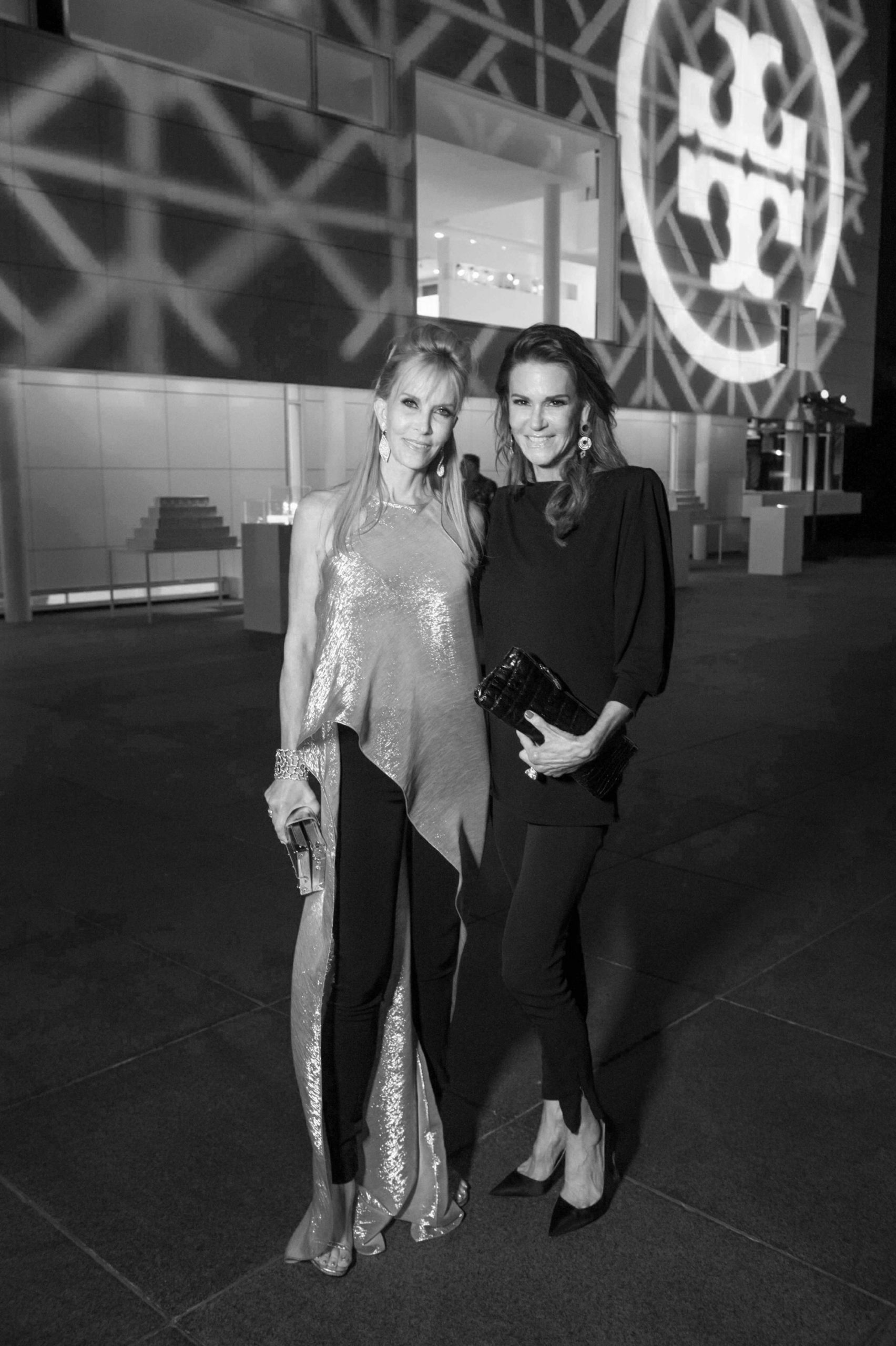 Signings with Souza //* First Look, First Sight, First Night ...