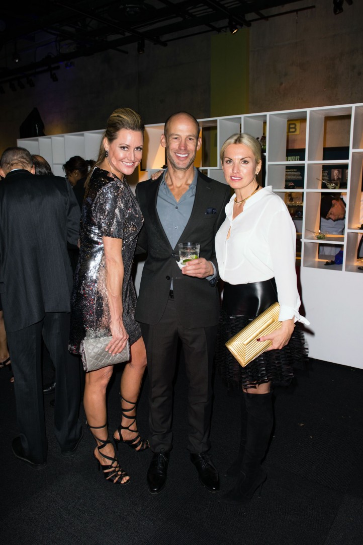 Dallas' Own Jurassic Park: Perot Hosts an Evening of Dinosaurs With a ...