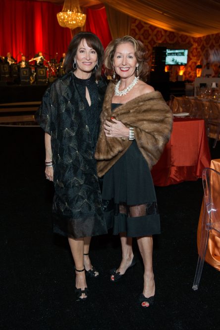 Famed Musician Plays Jones Hall for Revered Concert Venue's 50th: Sweet ...