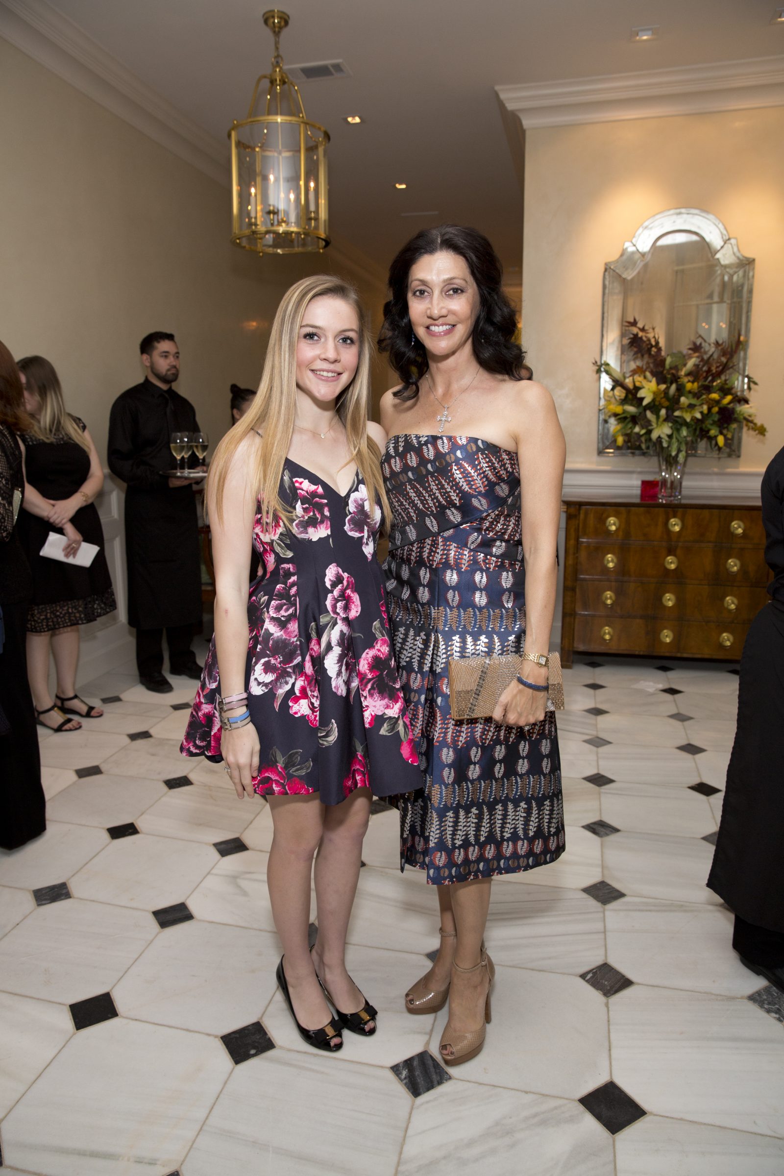 Sassy Art Gals Take Over a Sparkling Memorial Home — and Show Off Their ...