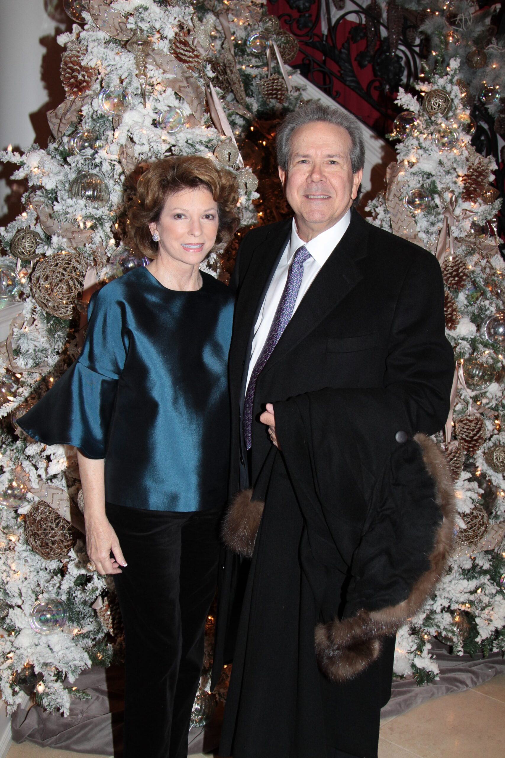 Houston TV Billionaire's Stunning River Oaks Mansion Hosts an Elves ...