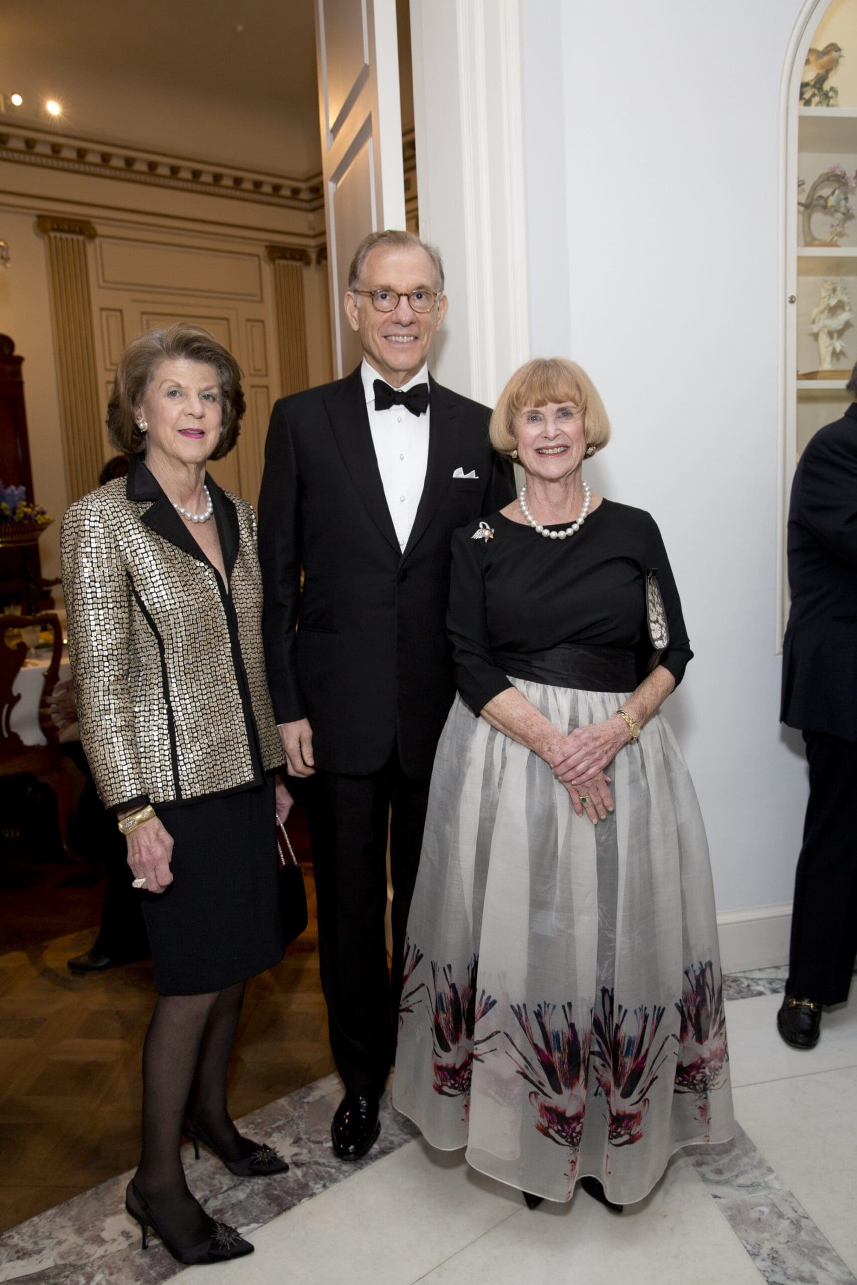 Elite Society Gathers at a Stunning River Oaks Manse for Storied ...