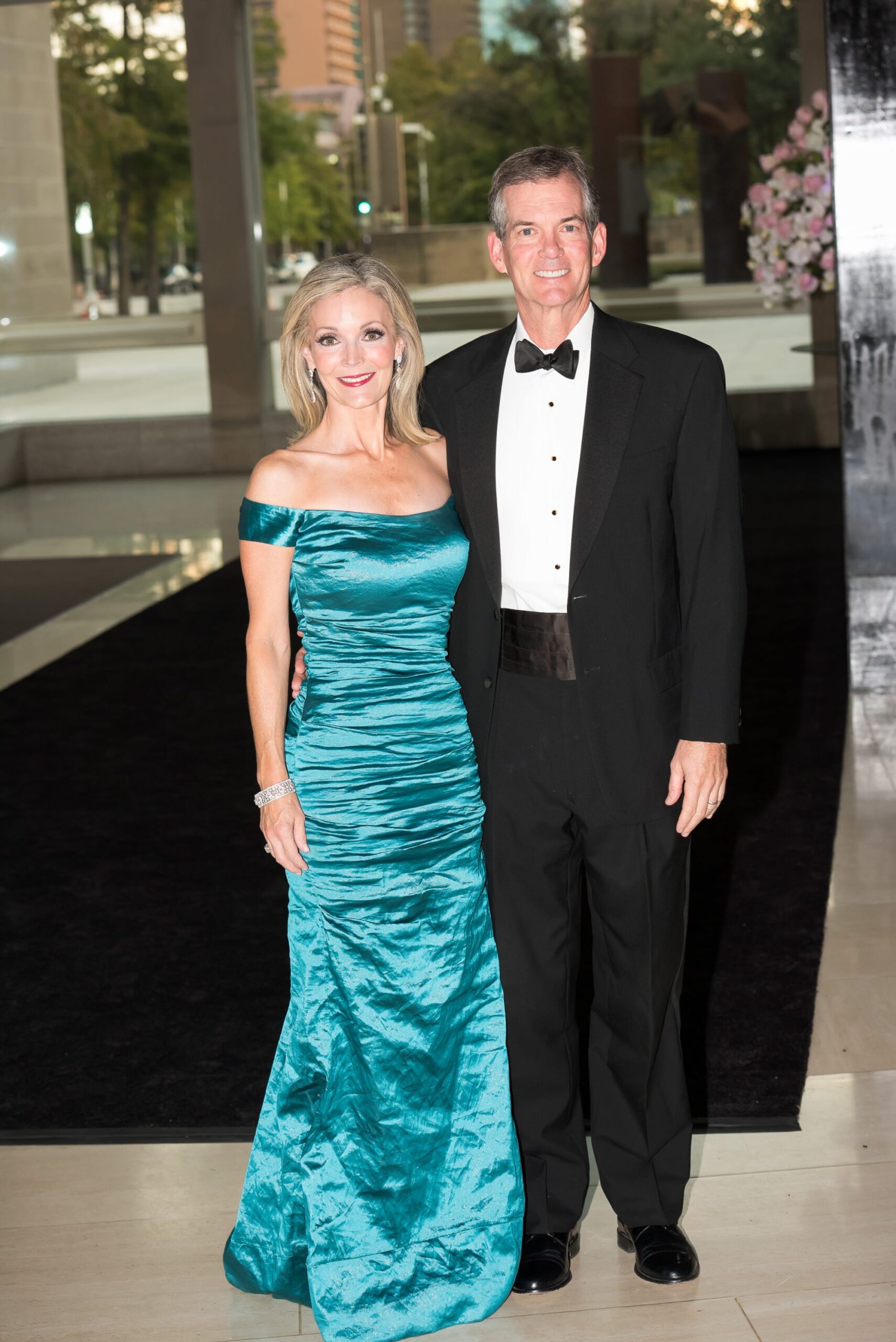 Jaw-Dropping Gowns, Old Guard Power Players and a Music Superstar ...