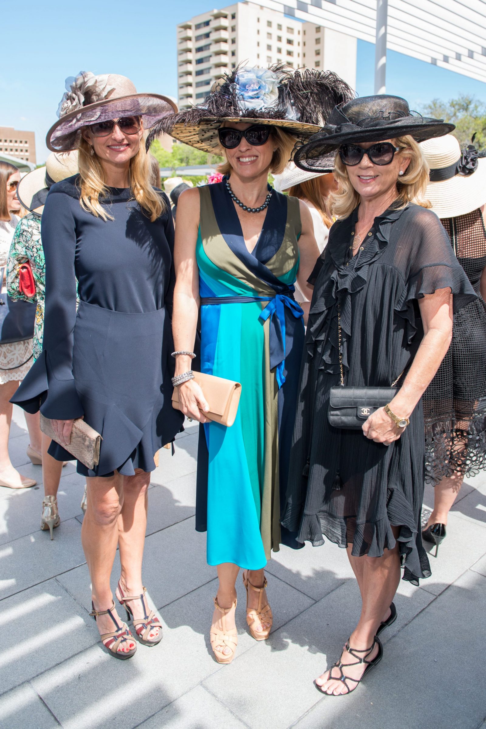 Air Kisses and Peek-a-Boos Highlight the Most Amazing Parade of Hats ...