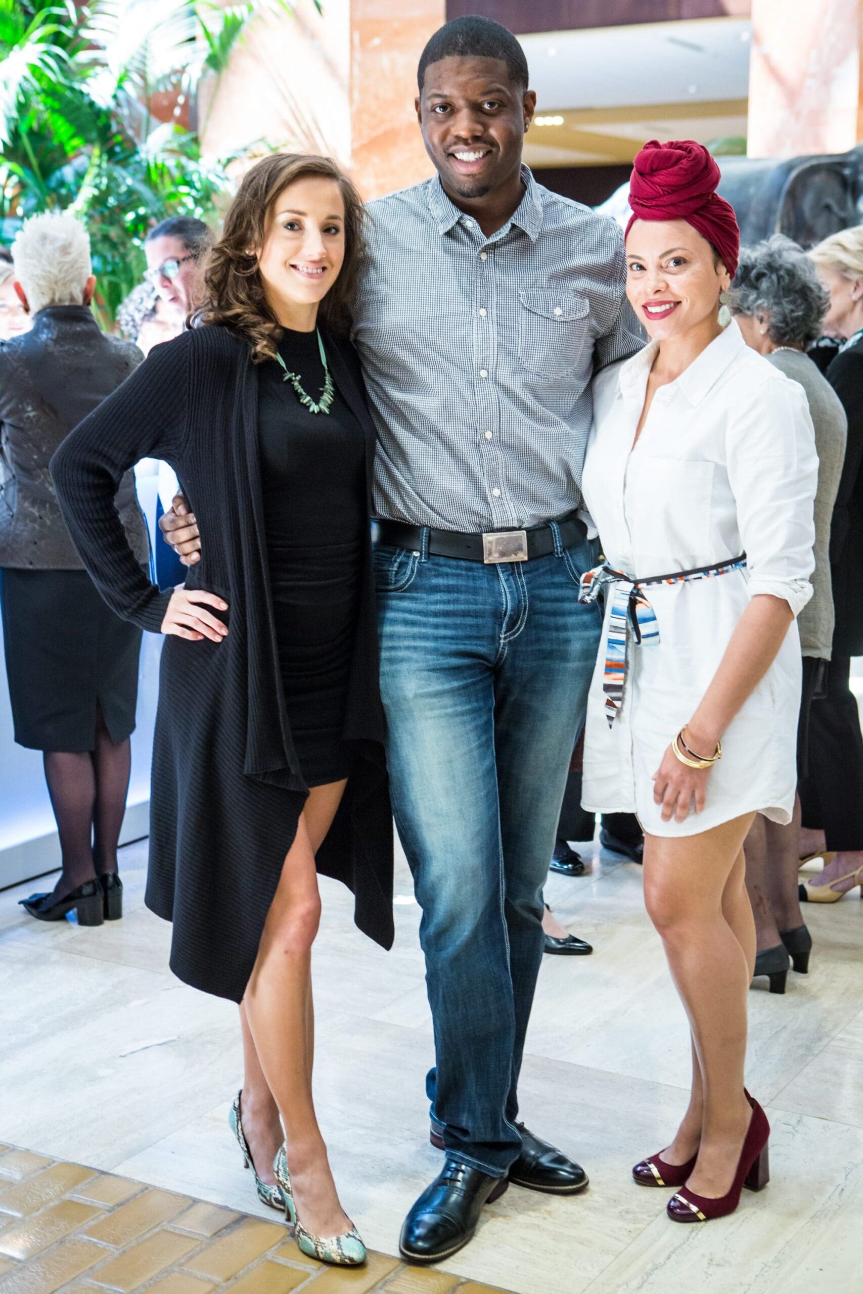 Art World Heavy Hitters Turn Out in Force to Celebrate the Silver Cup ...