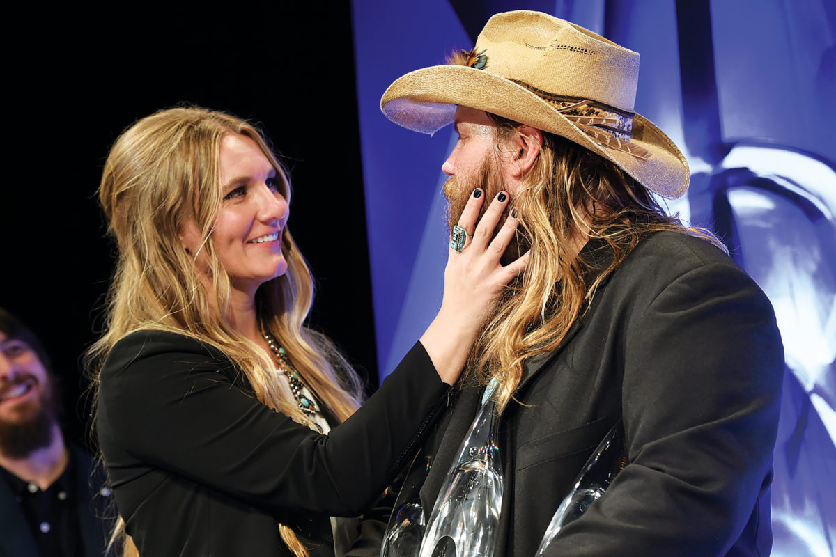 Rugged Country Star Chris Stapleton Surprises an Adoring Rodeo Crowd ...
