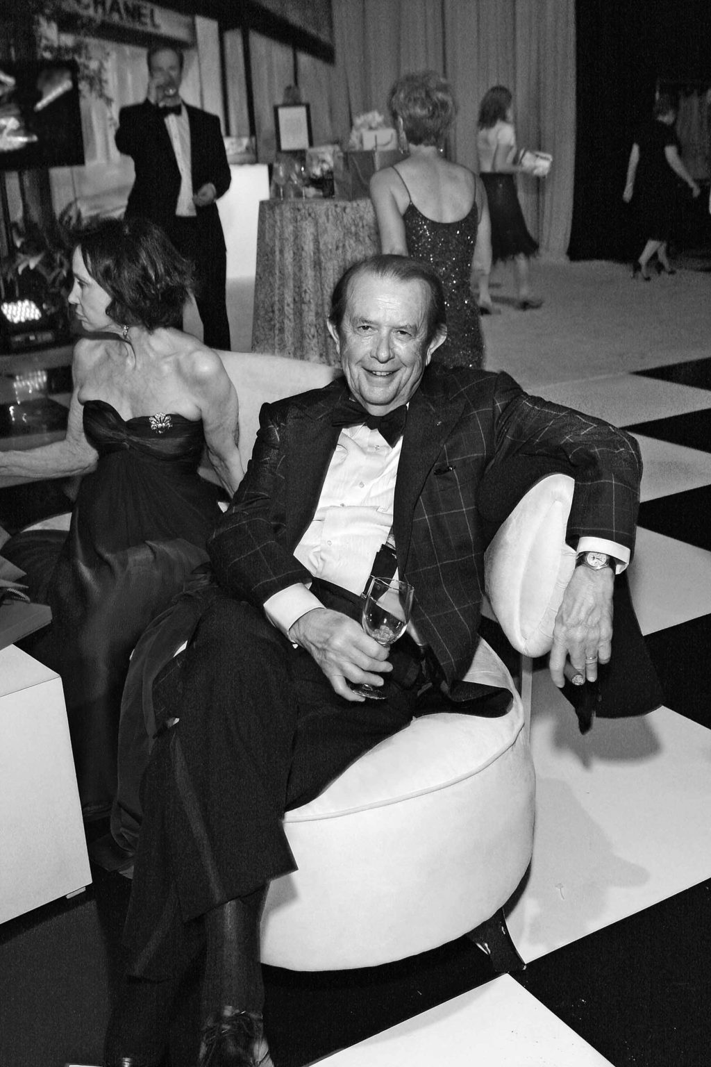 Texas' Most Iconic Art Dealer Dies in Houston — Remembering Meredith ...