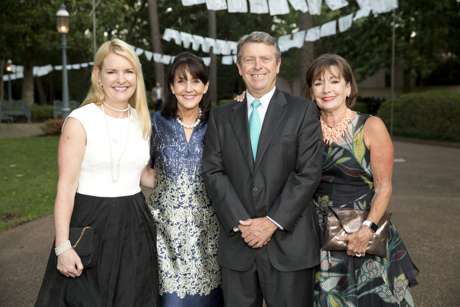 Mexican Fiesta Takes Over Houston's European Estate: It's a Sizzling ...