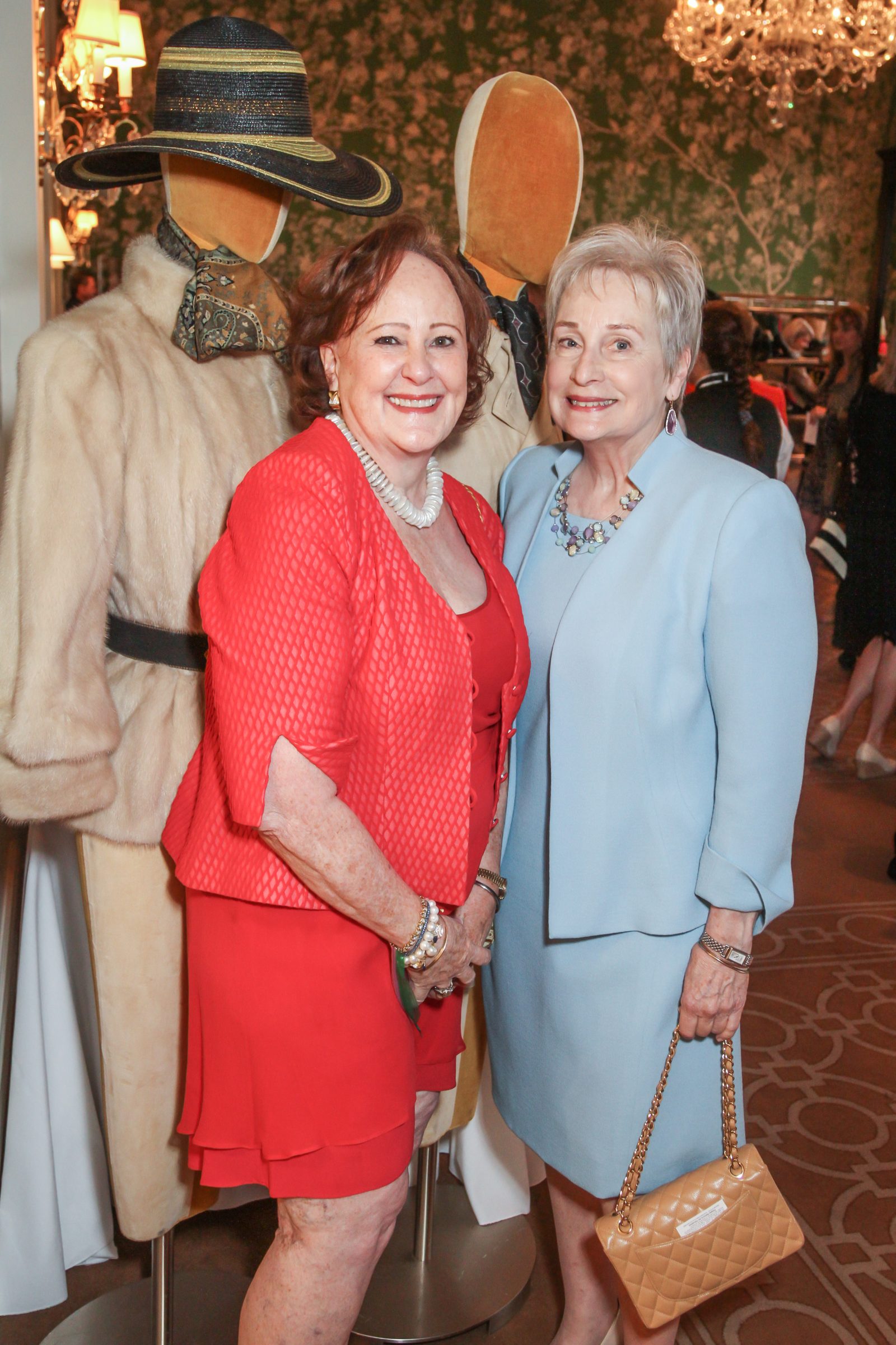 River Oaks' Million Dollar Second-Hand Sale Draws Rich and Famous Power ...