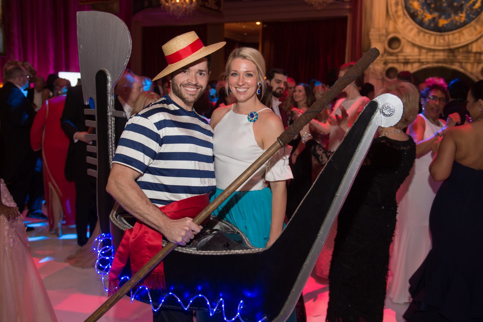 Houston's Hottest Young Professionals Break Into a Rocking Flash Mob ...