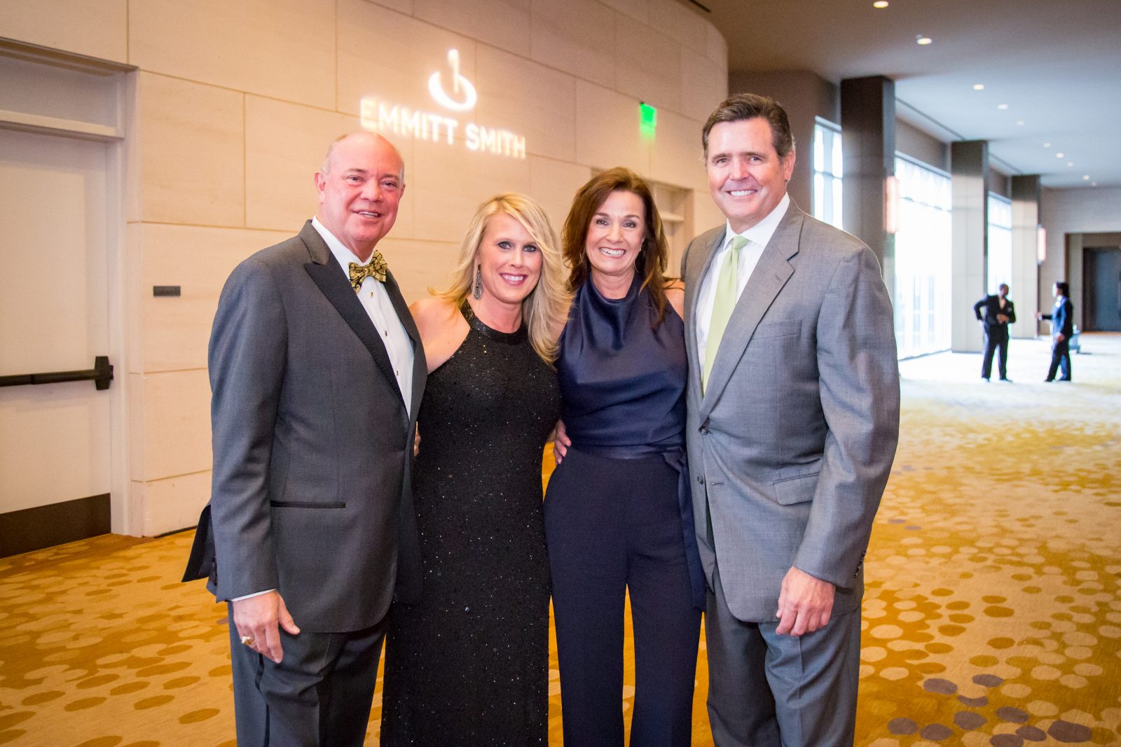 Dallas Cowboys Stars Honor Another Team's MVP Wideout: Emmitt Smith ...