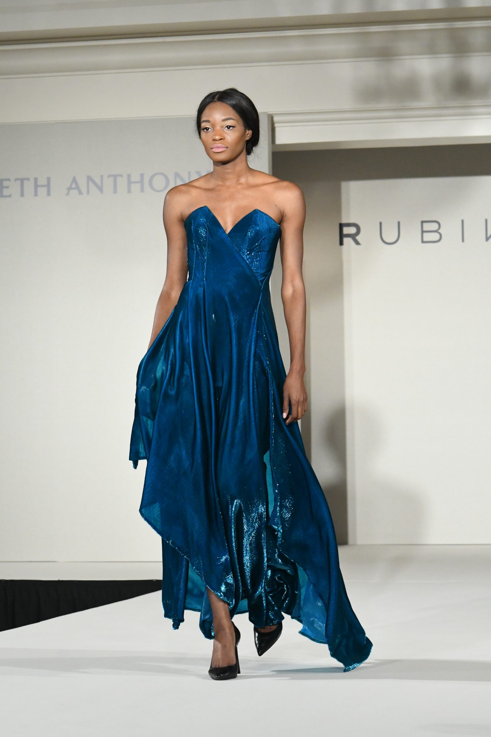 Designer Dishes on Beyonce, Houston vs. Dallas Women and Dressing ...