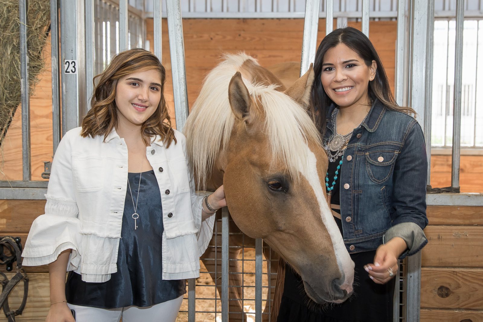 Dallas' Hottest Crowd Goes Crazy for Horses: A Rain-Delayed Field of ...