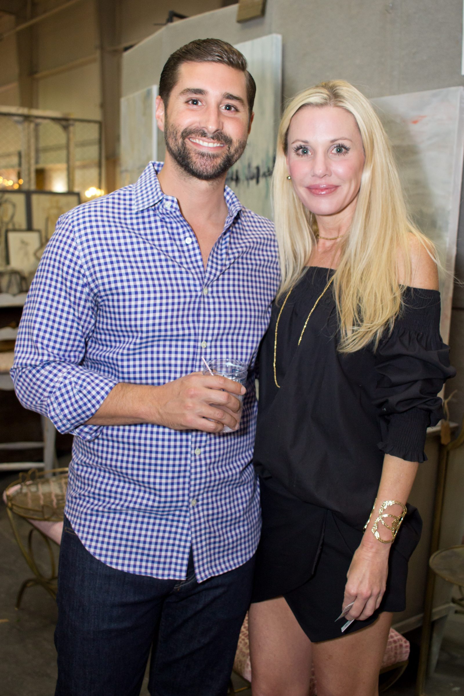 Swank Market Draws Hordes of Savvy Houston Shoppers: Warehouse ...