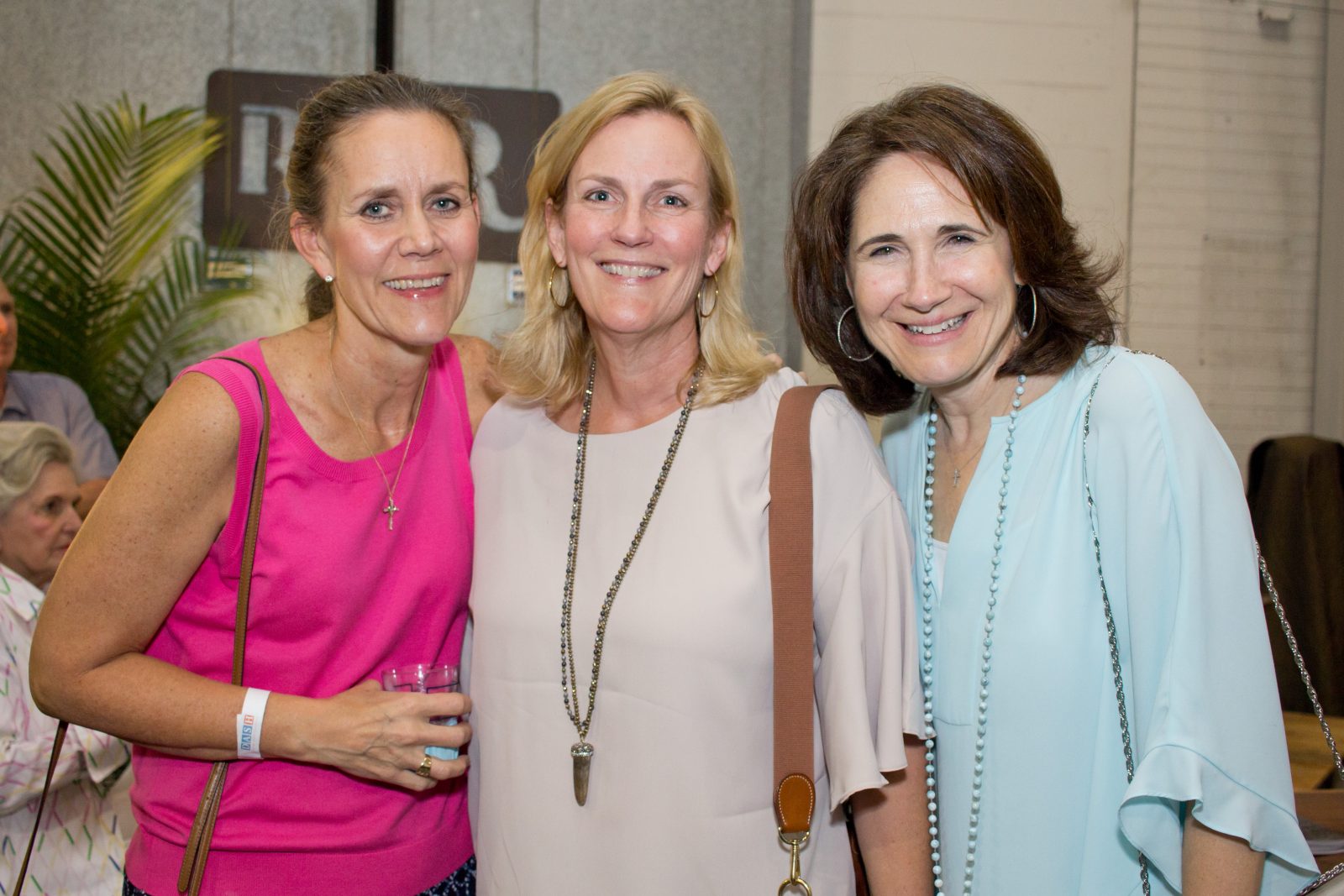 Swank Market Draws Hordes of Savvy Houston Shoppers: Warehouse ...