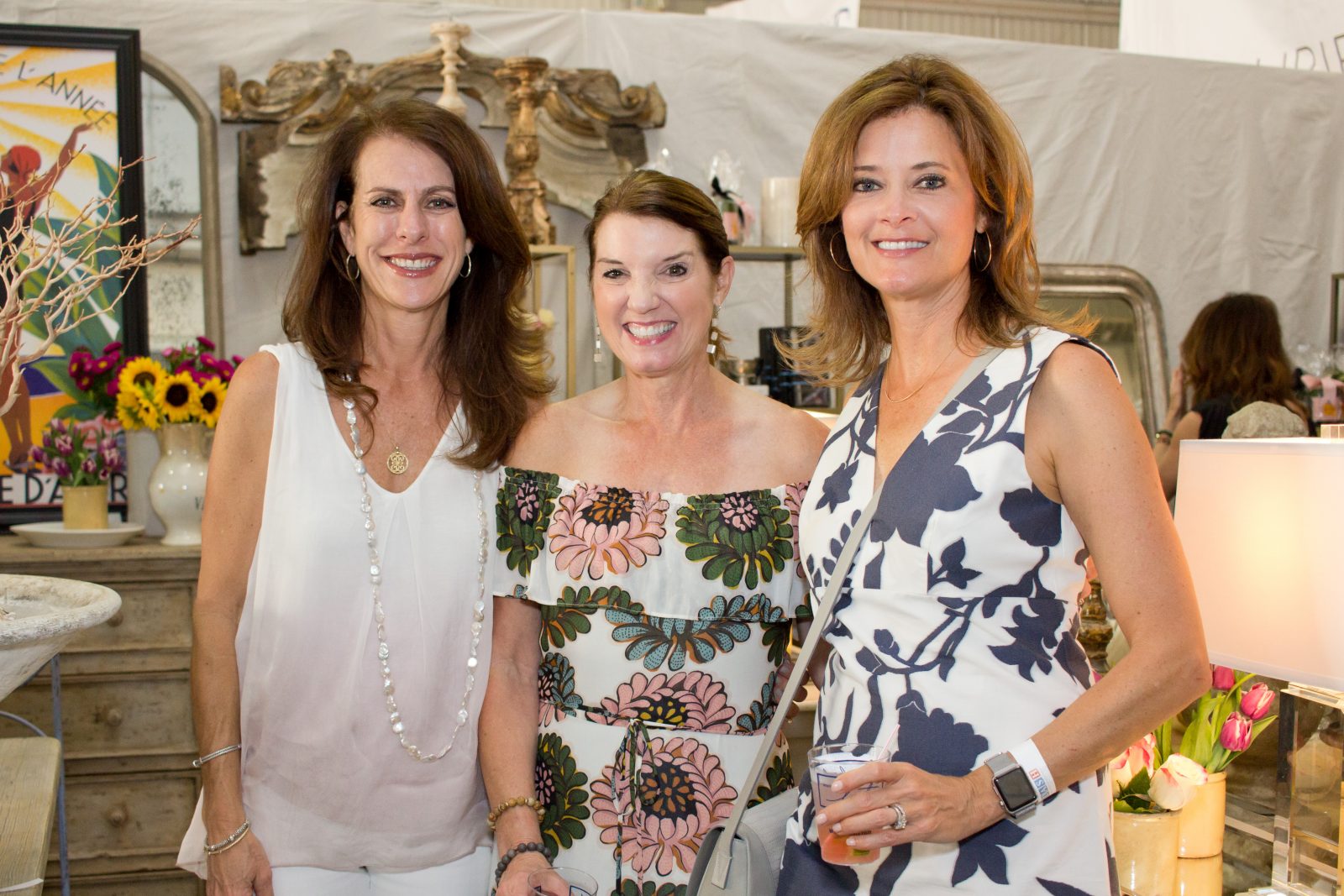 Swank Market Draws Hordes of Savvy Houston Shoppers: Warehouse ...