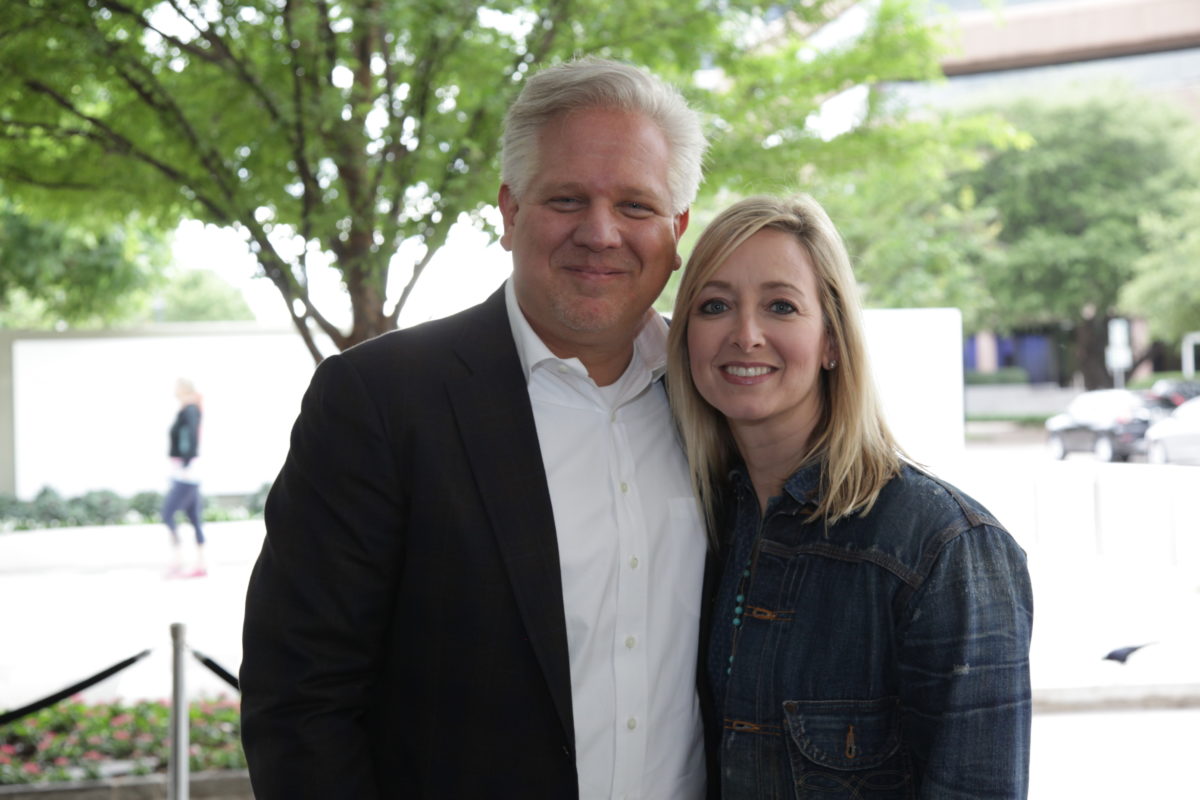Glenn Beck and his Wife Bring their American Cowboy Ways to Dallas ...