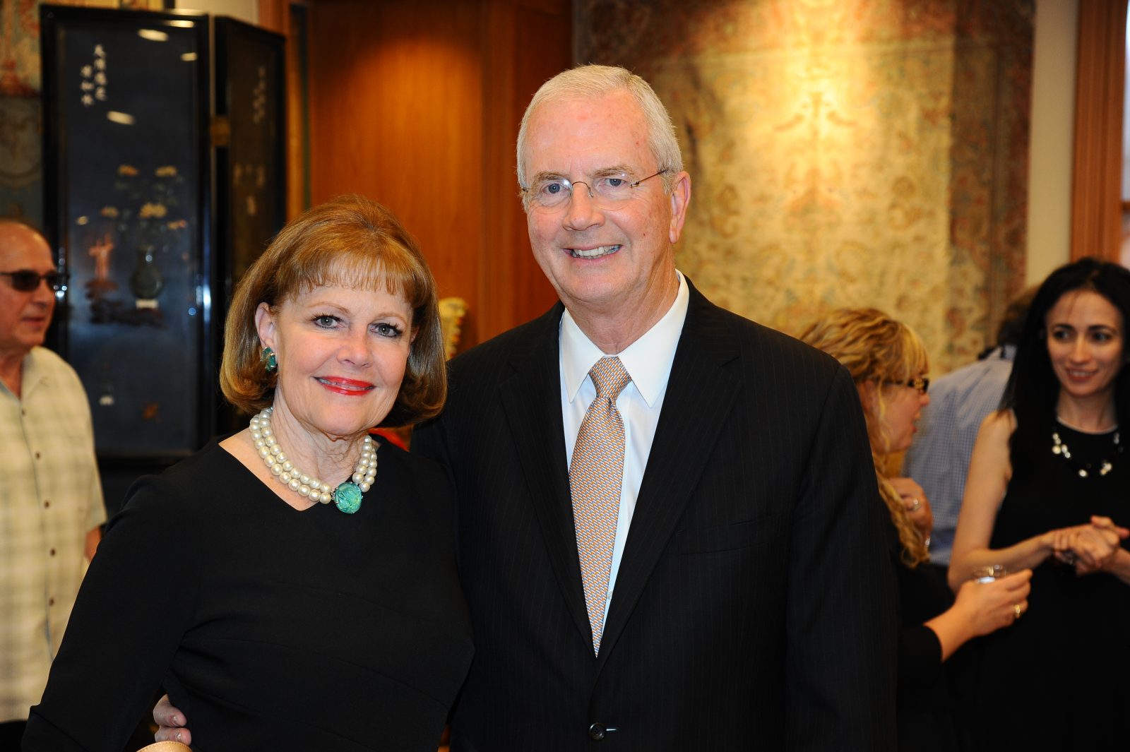 Houston's Own Posh Palace: Jewel Box of a Space Becomes a Magic Carpet ...