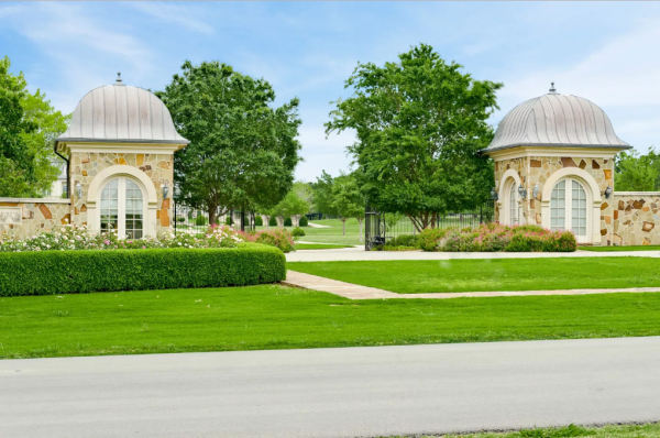 French Palace Mansion in the Dallas Countryside Hits the Auction Block ...