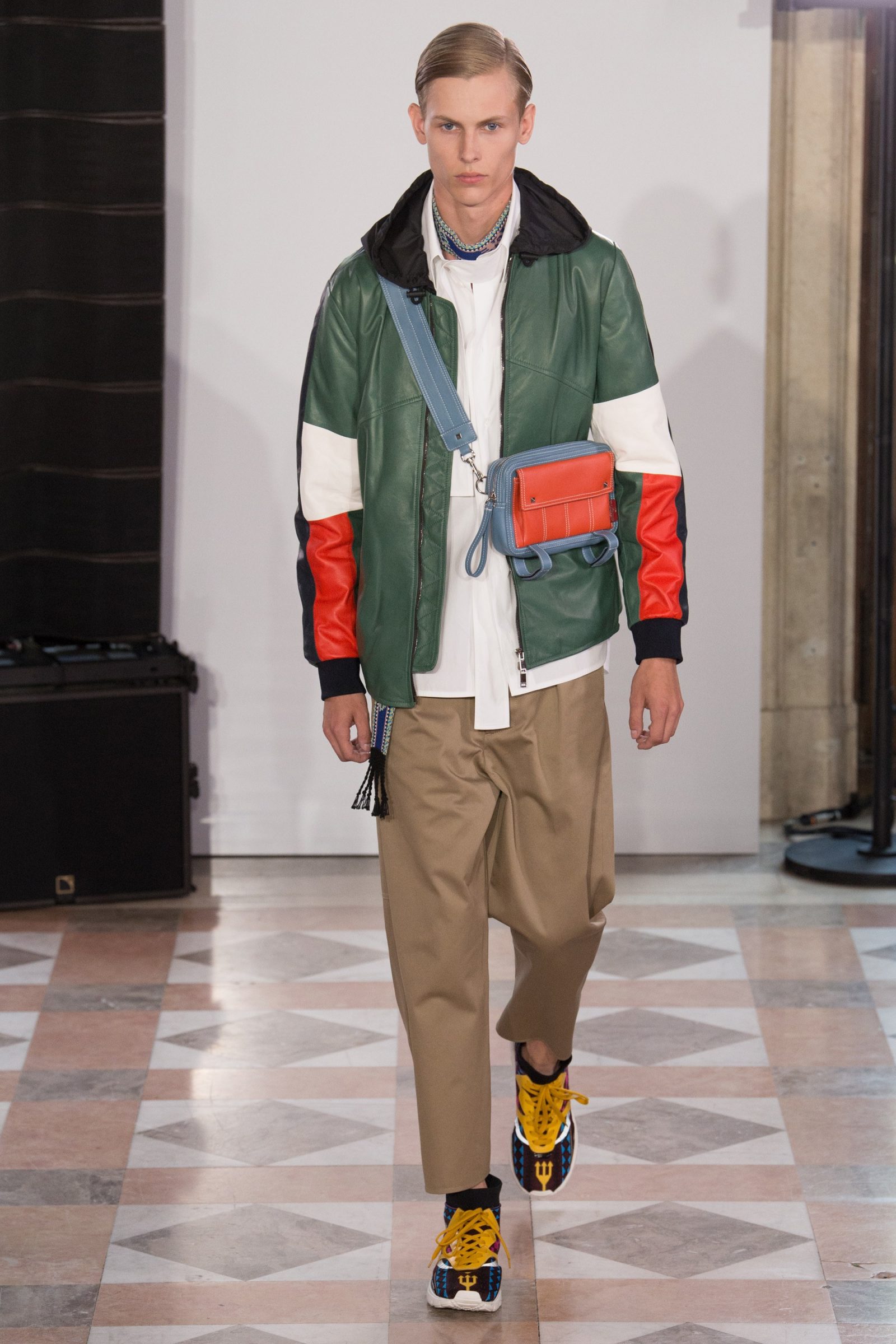The Male Tote Revolution Becomes a Celebrity Fad: Do Manny Packs ...