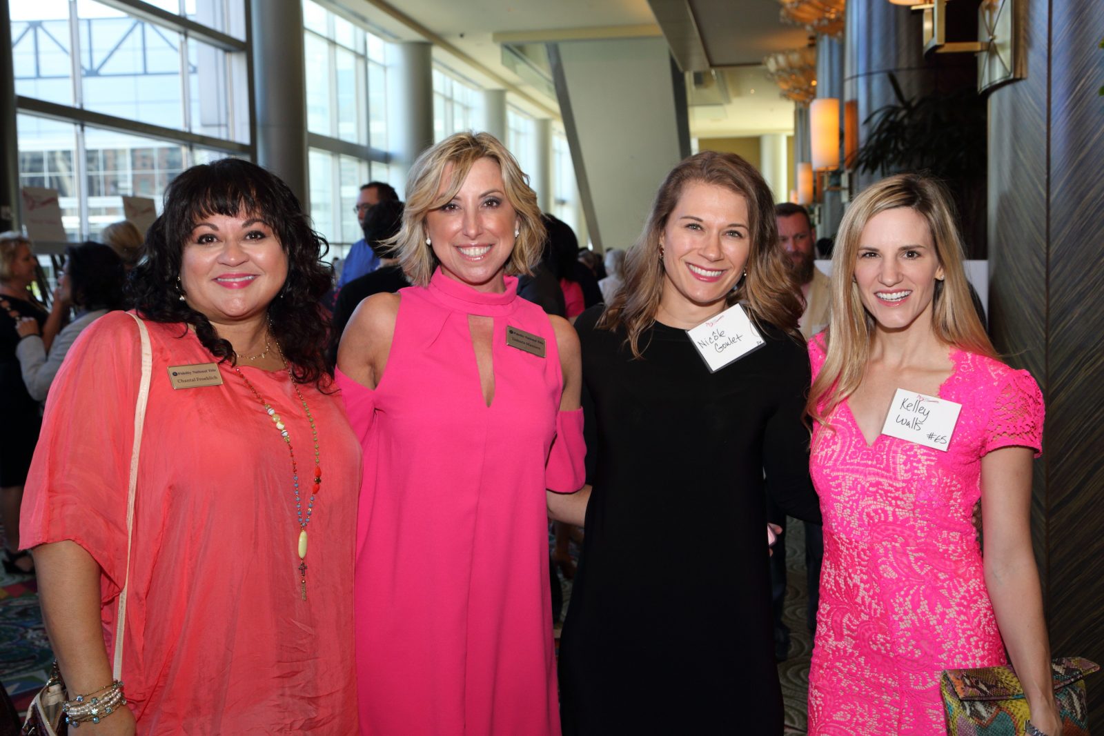 Renowned TV Host Shares Her Survival Story in Houston: A Crowd of Real ...