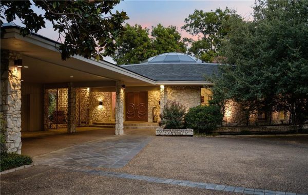 Mary Kay's First Dallas Mansion Hits the Market: It's Not Pink, But It ...