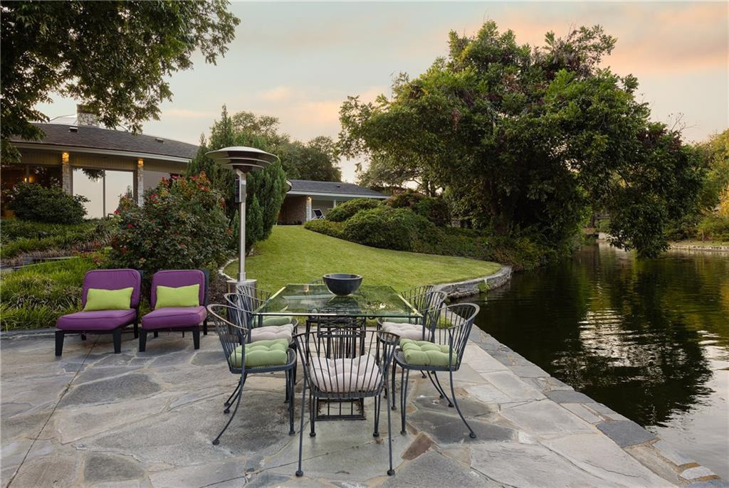 Mary Kay's First Dallas Mansion Hits the Market: It's Not Pink, But It ...