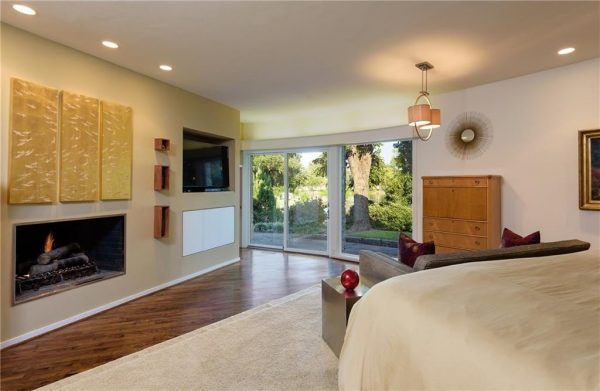 Mary Kay's First Dallas Mansion Hits the Market: It's Not Pink, But It ...