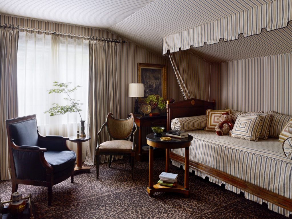 A Lost English House Gets Reborn as One of Tony Highland Park's Most ...