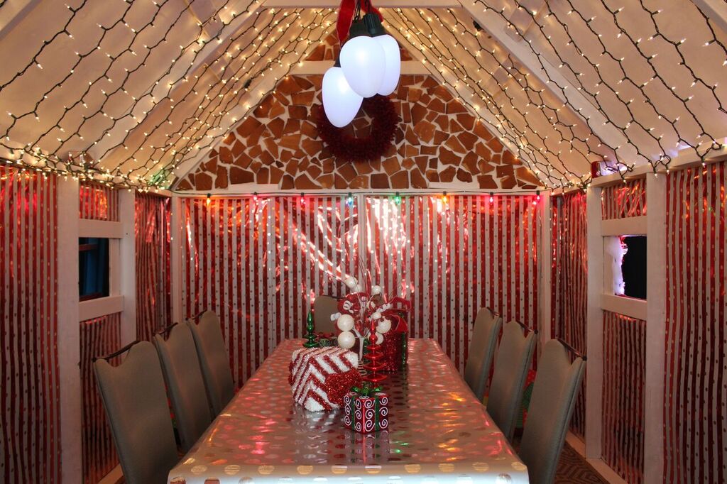 Giant Gingerbread House Becomes One of Texas' Hottest Restaurant ...
