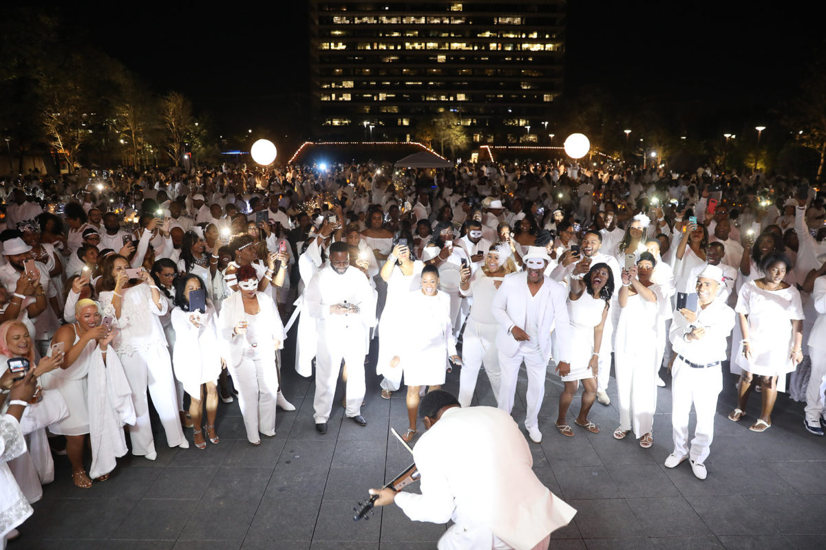 Thousands flock to Midtown for an All-White French Party: International ...