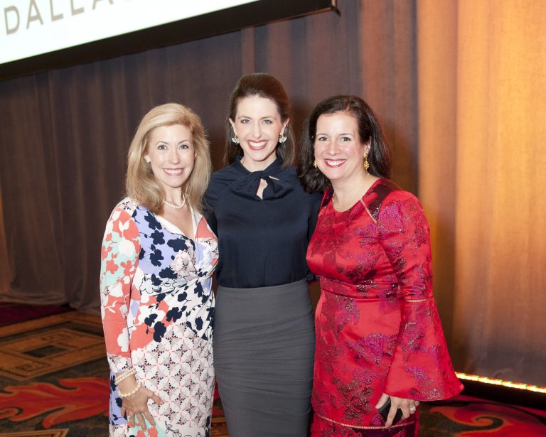 Oscar Favorite Completely Charms a Dallas Crowd in an Event That Proves ...