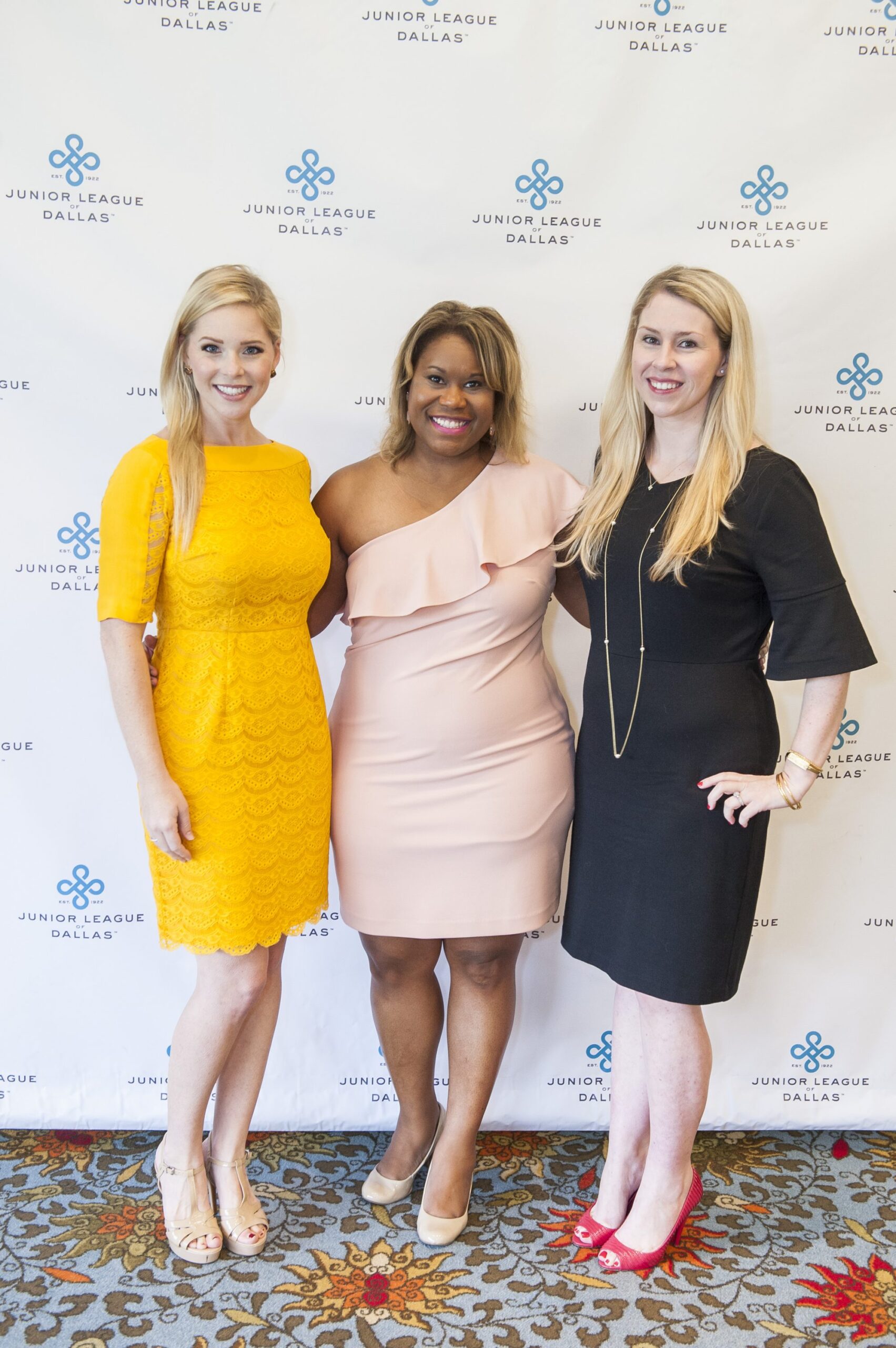 Oscar Favorite Completely Charms a Dallas Crowd in an Event That Proves ...