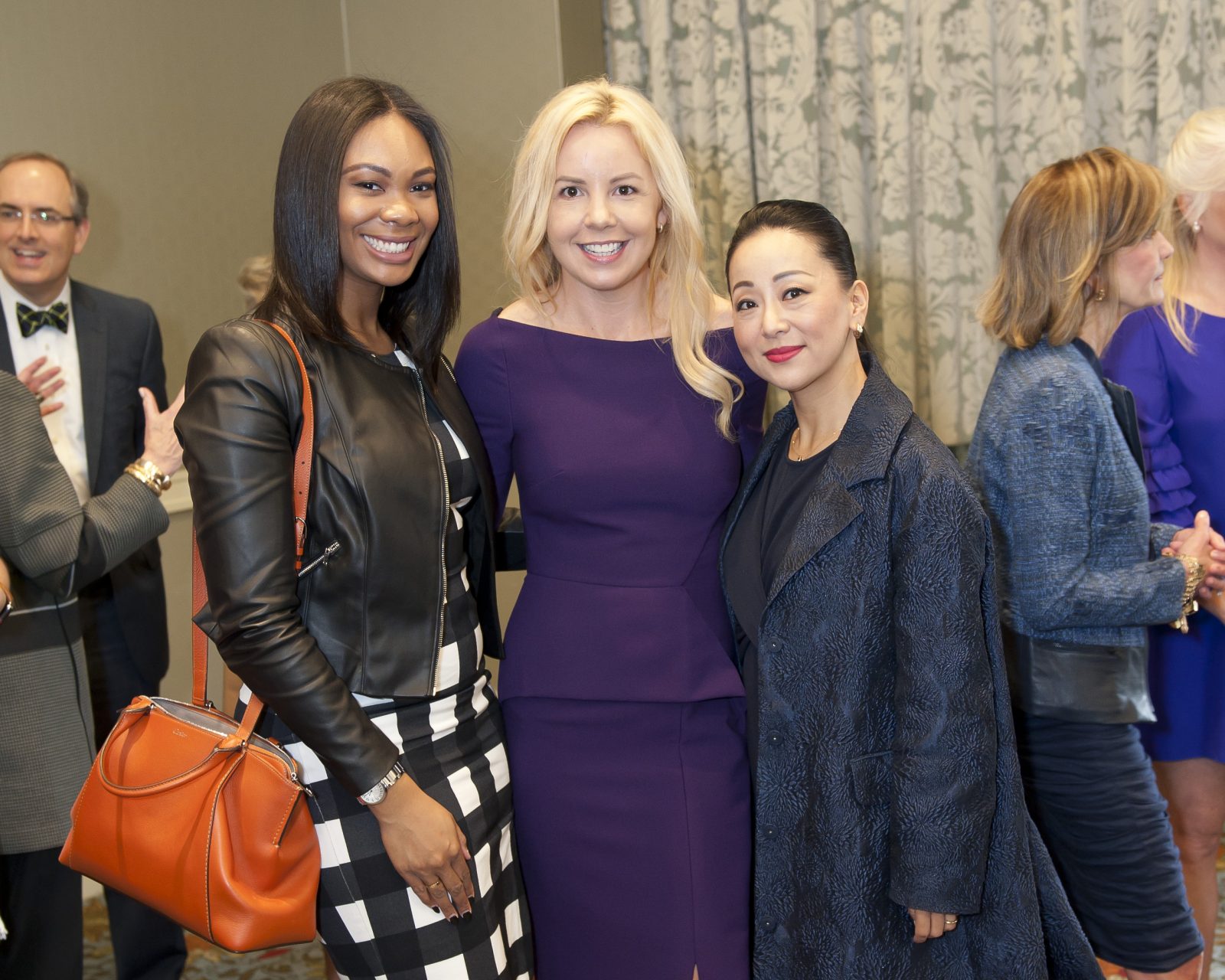 Oscar Favorite Completely Charms a Dallas Crowd in an Event That Proves ...