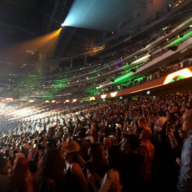 Garth Brooks Gives Houston Mad Love in Epic Houston Rodeo Opening Night ...