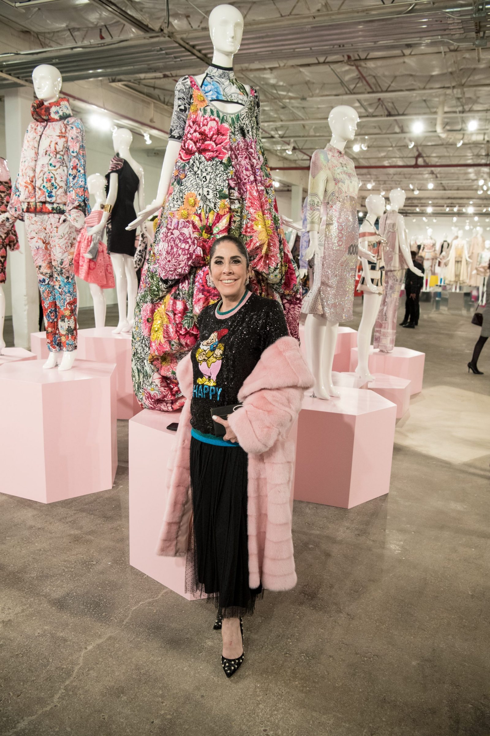 A London Queen Draws a Crowd in Dallas: The City's Elite Cannot Get ...