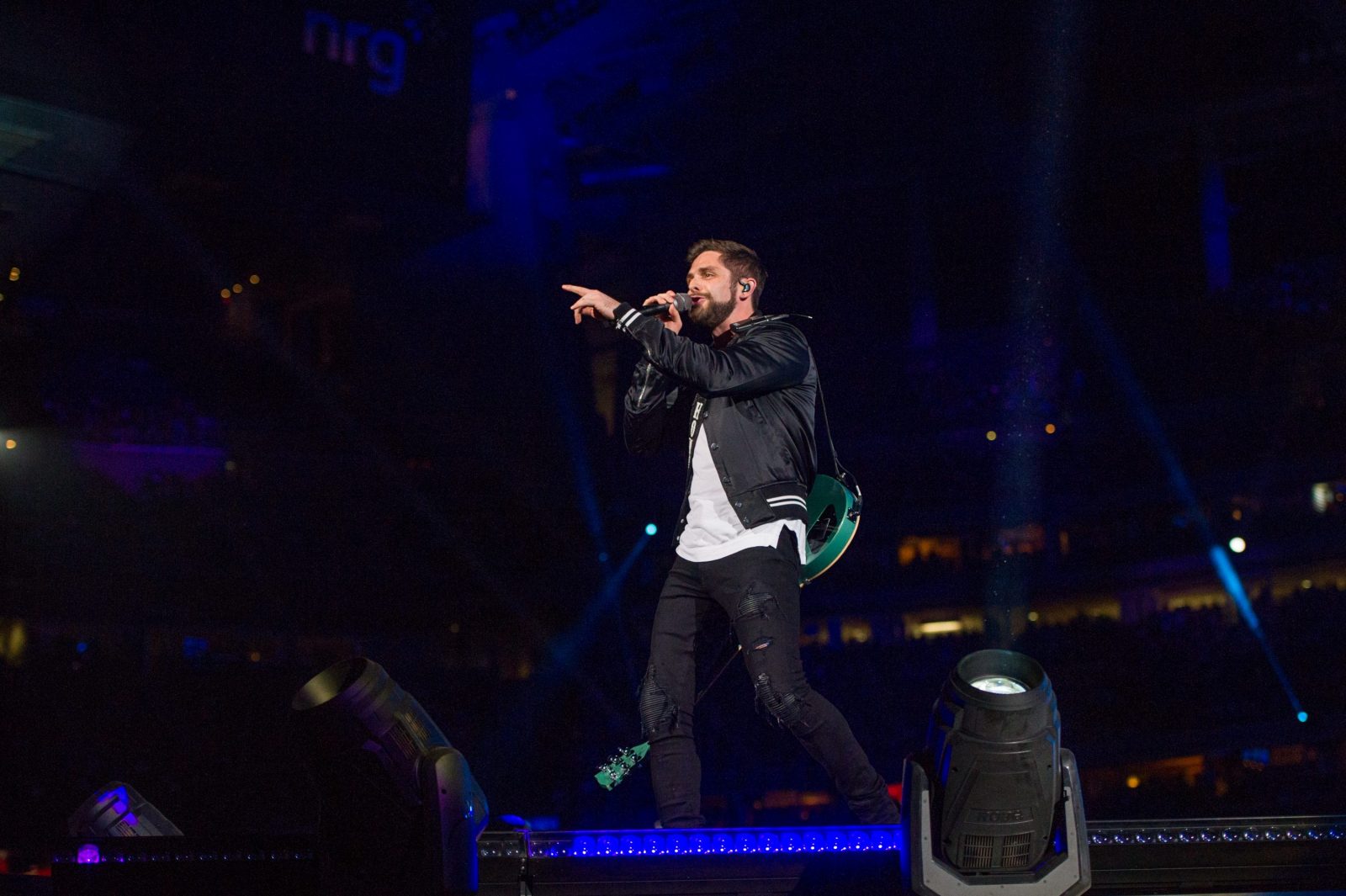 Thomas Rhett Flirts With Houston's Rodeo Women in a High-Energy, High ...