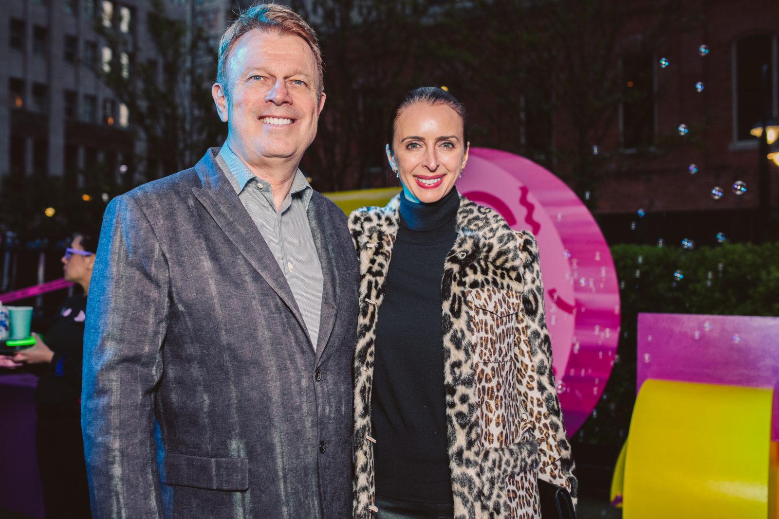 An Epic Eye Ball Turns Dallas' Downtown Lawn Into a Massive 1980s ...