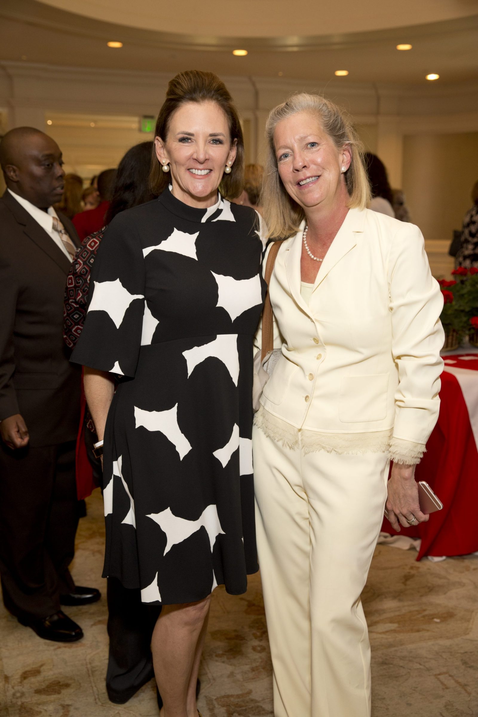 Author Shares the Story of Her Brain Rupture With a Stunned River Oaks ...