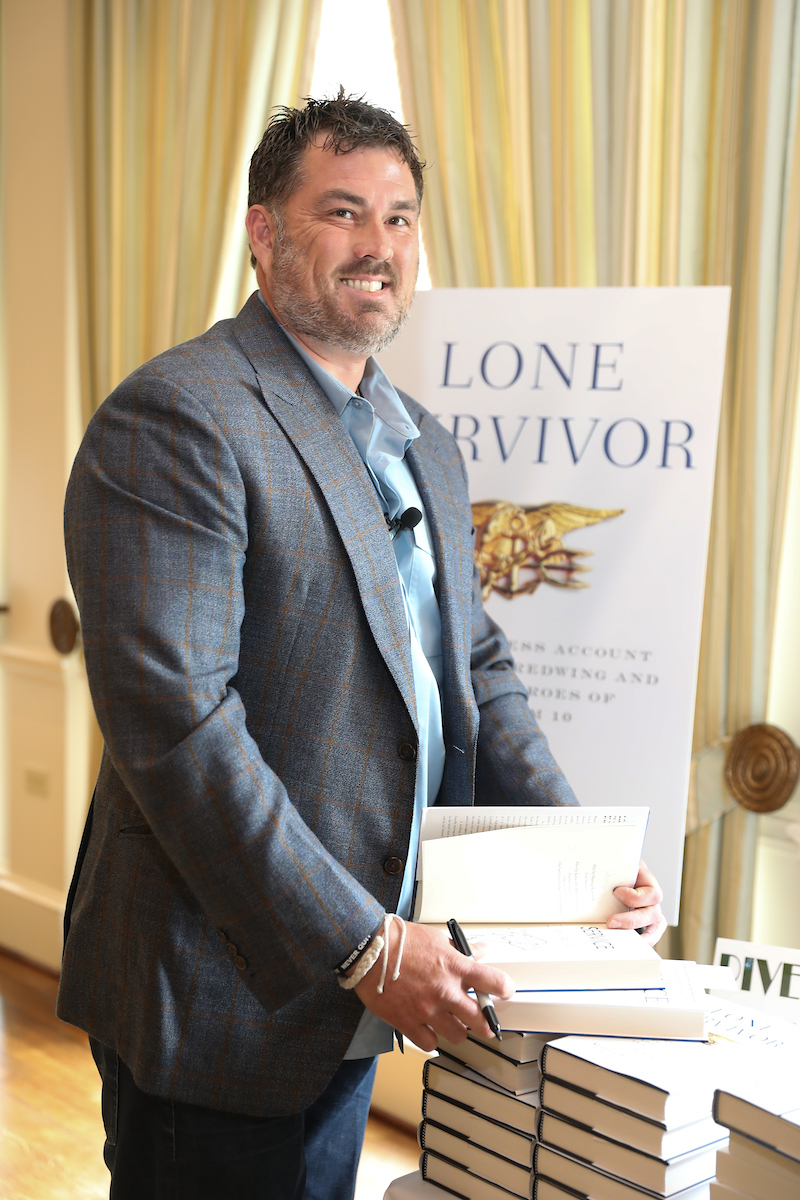 Navy Seal Hero Enthralls a River Oaks Crowd With His Incredible Stories ...