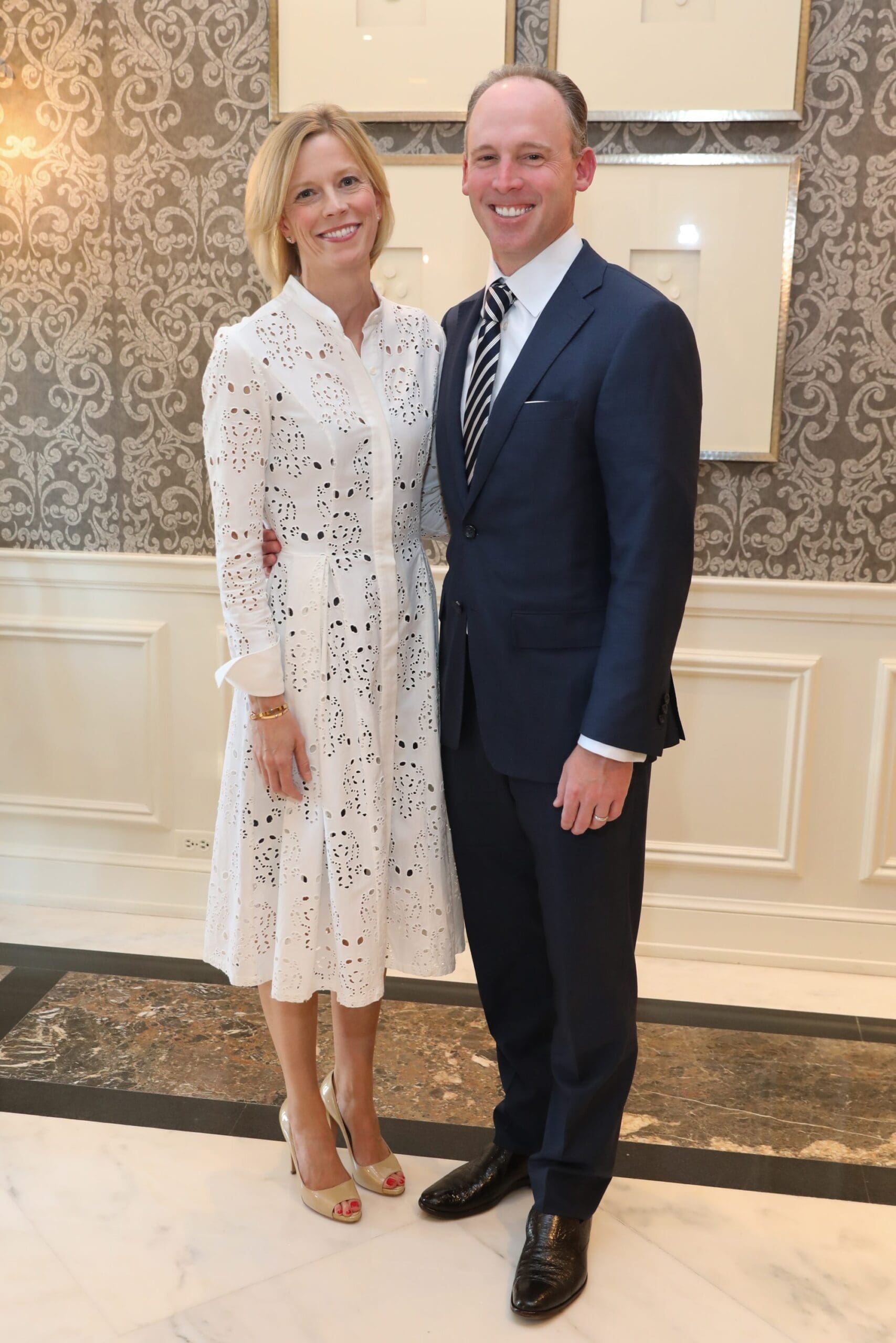 Netflix Star Makes a River Oaks Ballroom Roar: When Laughter is the ...