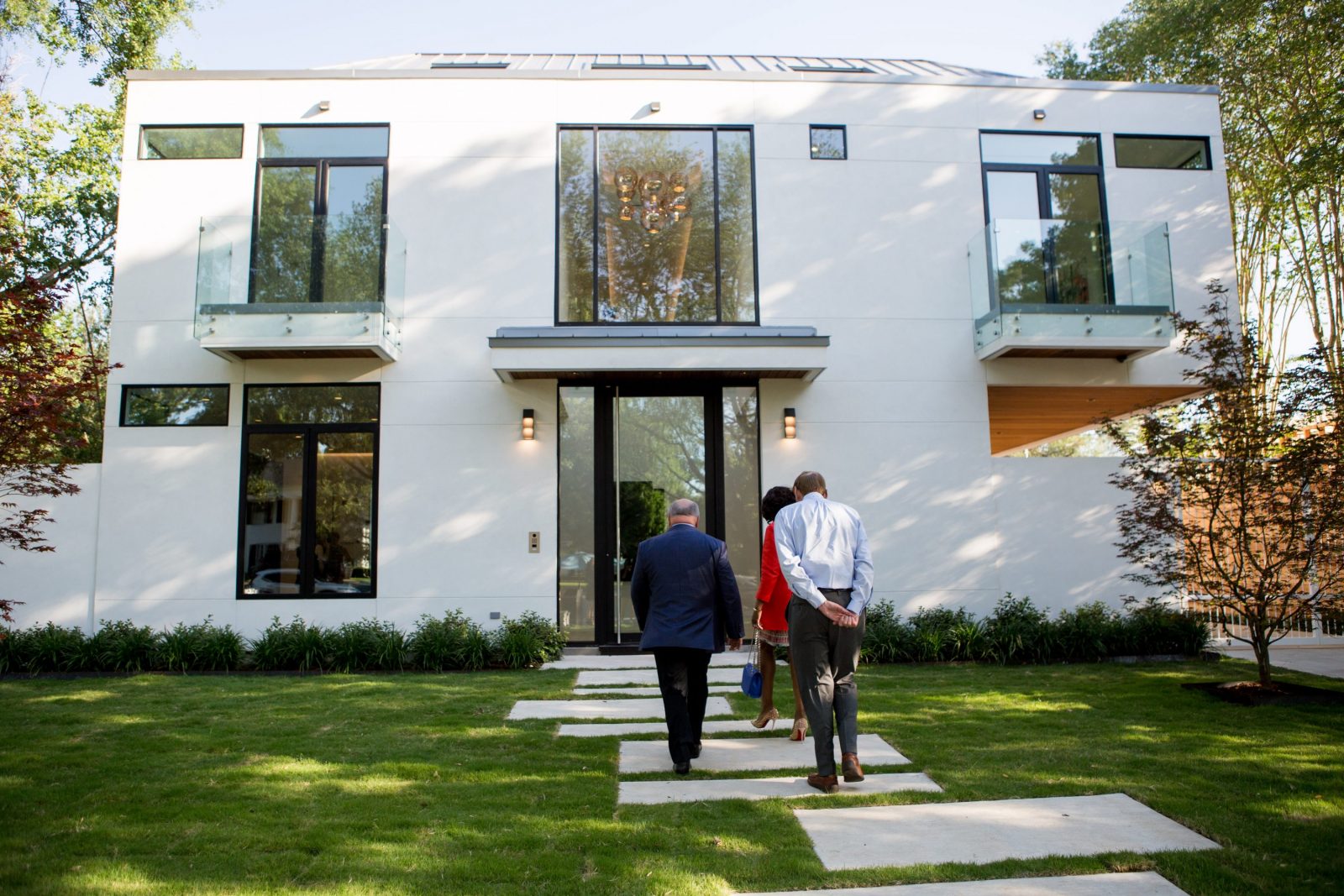 Sleek New River Oaks Home and a $285,000 Handbag Wow a Powerhouse Crowd ...