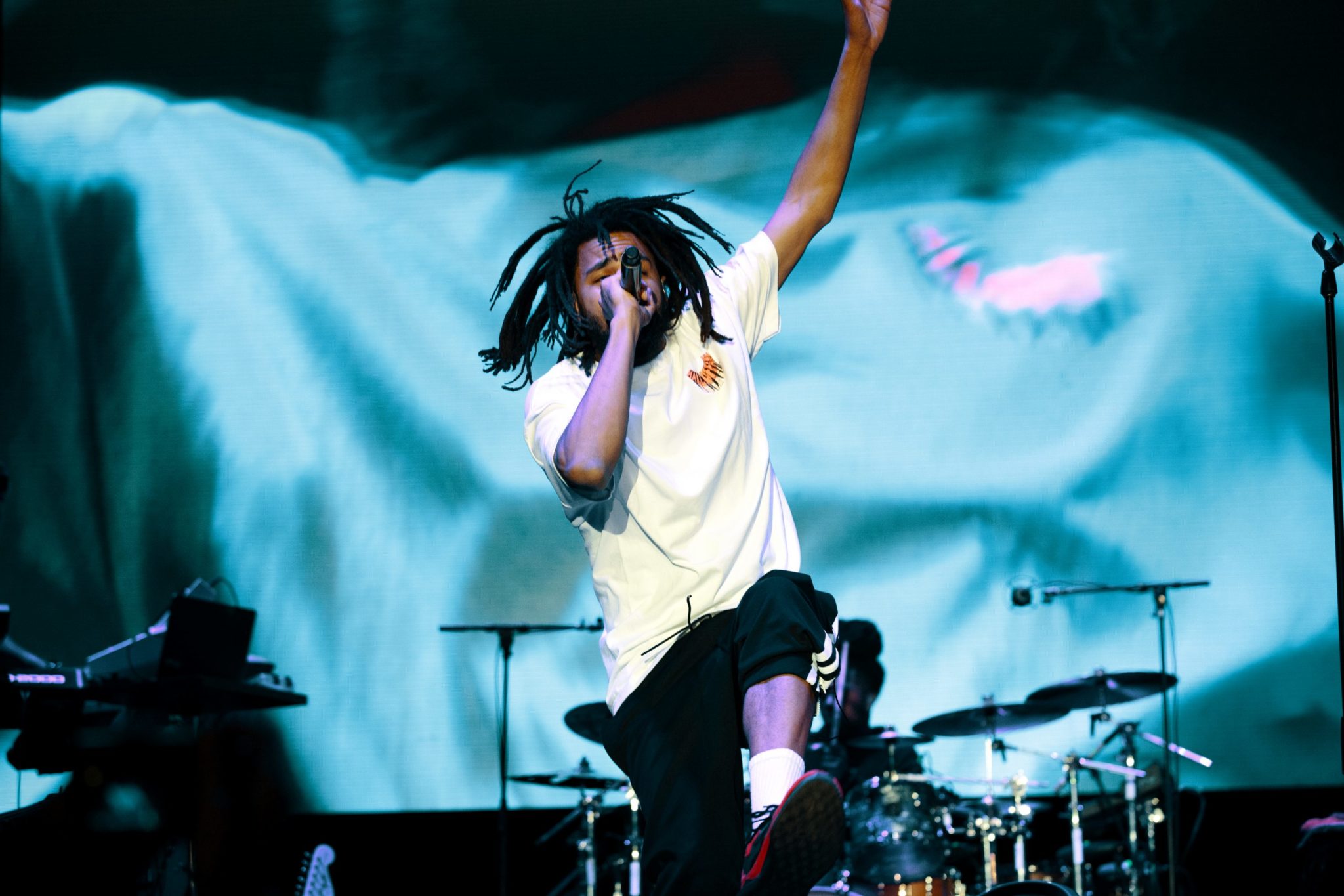 J. Cole Shows Knockout Star Power at JMBLYA, While Migos Fizzles ...