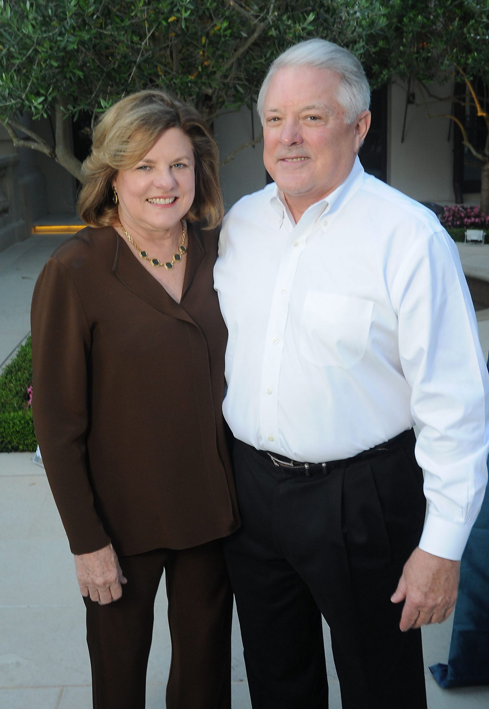 King Tut, Belly Dancer Twins and Poolside Sheikh Make This Prominent ...