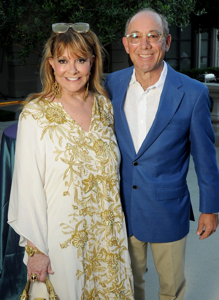 King Tut, Belly Dancer Twins and Poolside Sheikh Make This Prominent ...