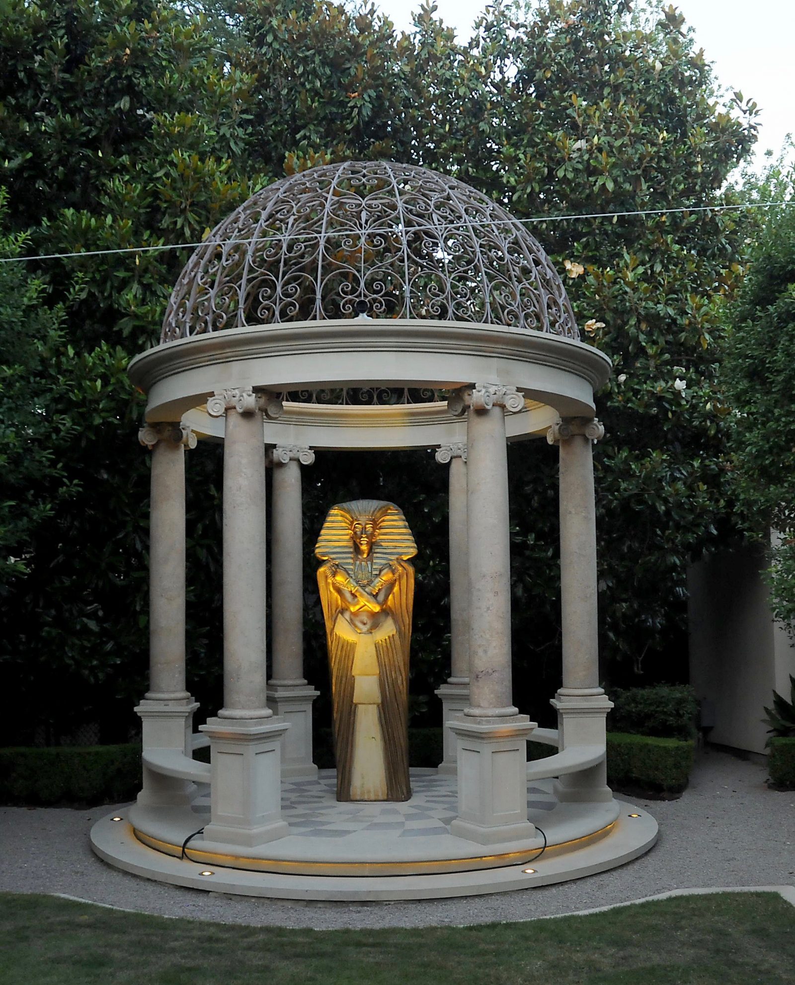 King Tut, Belly Dancer Twins and Poolside Sheikh Make This Prominent ...