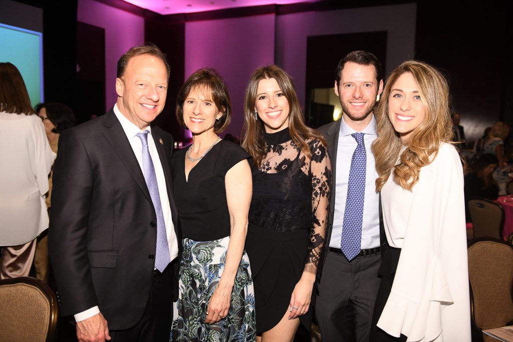 Oil Tycoon, Reality Star and Joyful Chairs Help This Gala Hit the ...