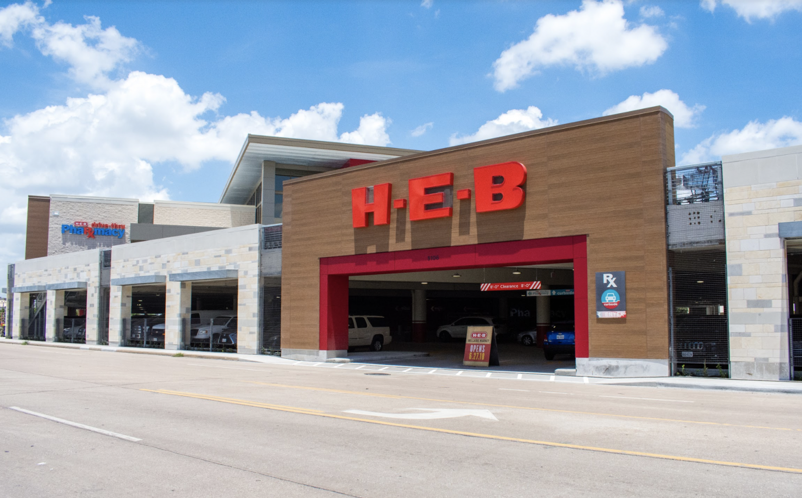 H-E-B's First Two-Story Houston Grocery Store Turns Heads: The ...