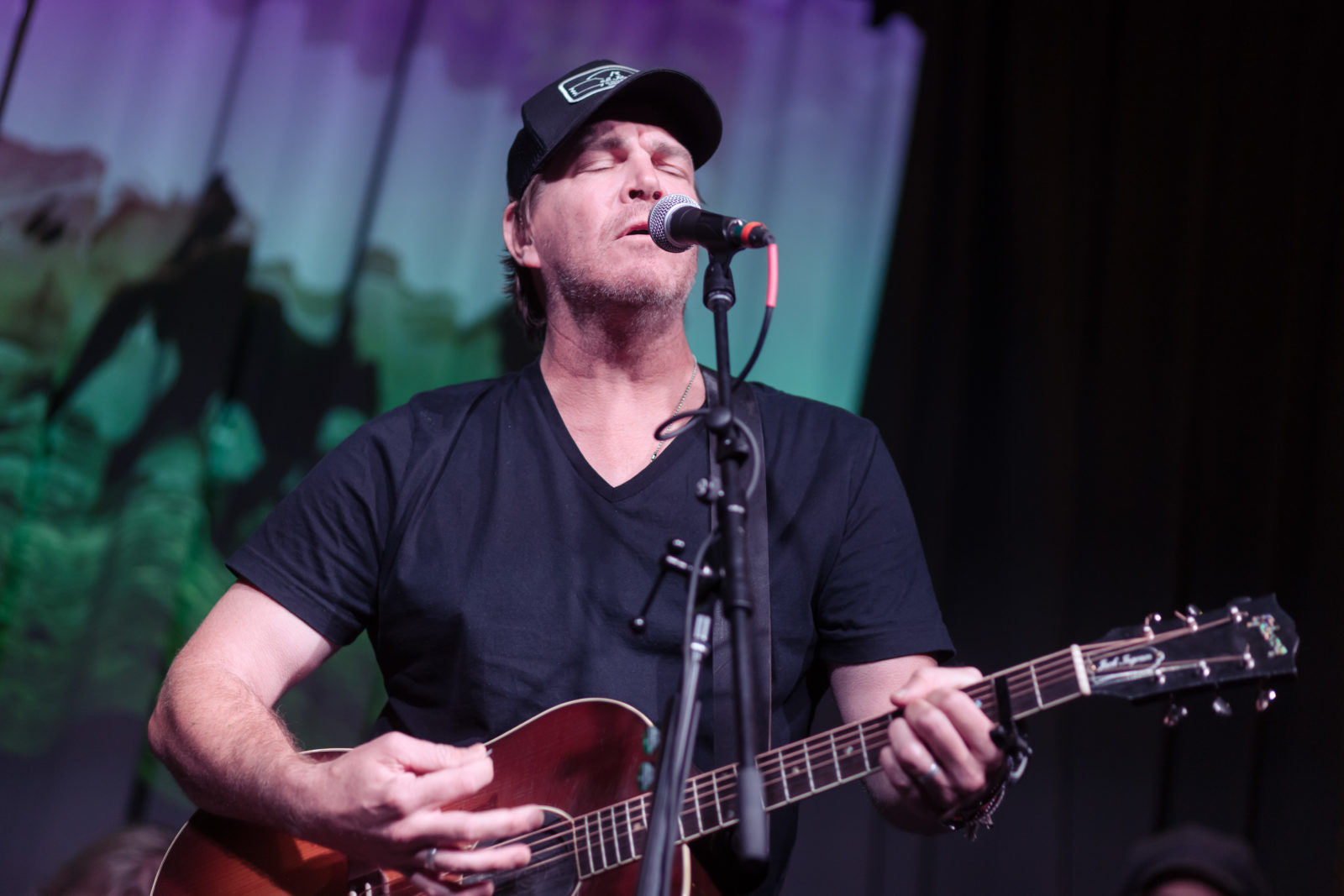 Country Music Star Sticks Up for Horses in Houston: Talk About a Hay of ...