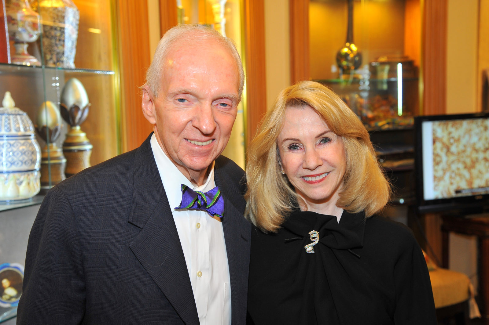 This Den of Amazing Rugs Turns Into a Grand Symphony Stage: A Bollywood ...